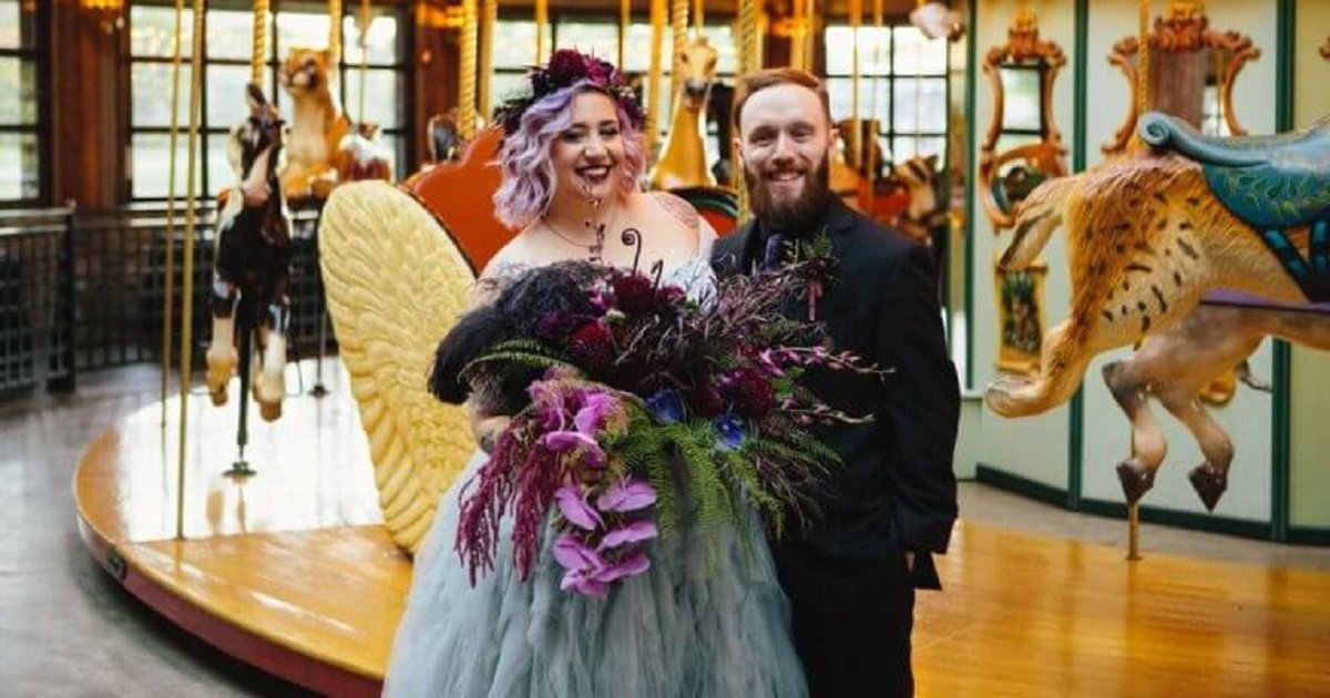 Couple’s Magical ‘Haunted Mansion’ Wedding Goes Viral, Even the Cake ...